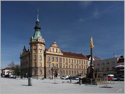 turistické rozcestí Hronov - Jiráskův rodný dům